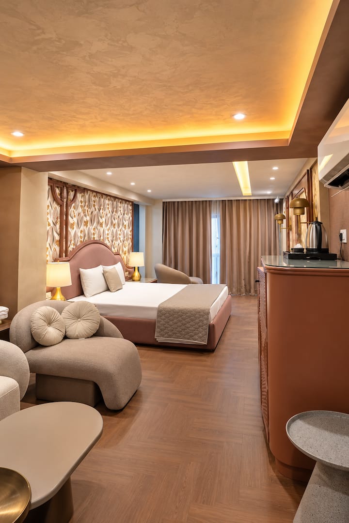 Zenith Stay | Luxury 2bhk City View - Amritsar