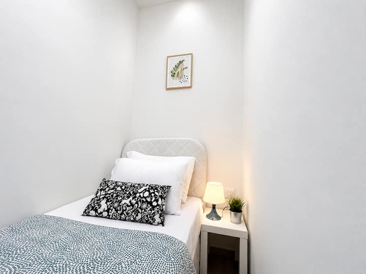 Timeless Single Partition Room In Barsha Heights - Dubai