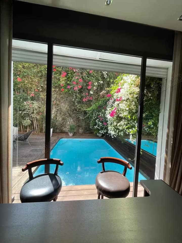 The Black Pearl Of Casablanca - Casablanca
