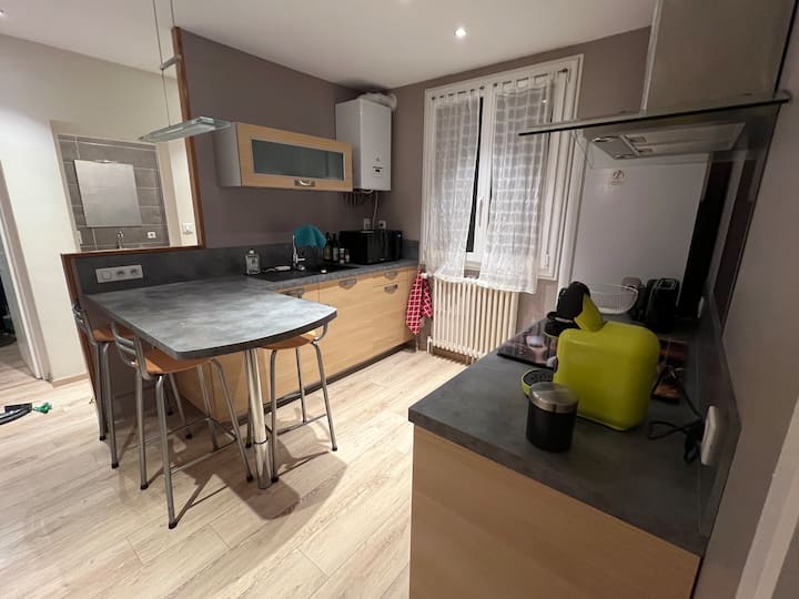 Appartement Calme 45m², Parking, Cv/gare Proches - Aurillac