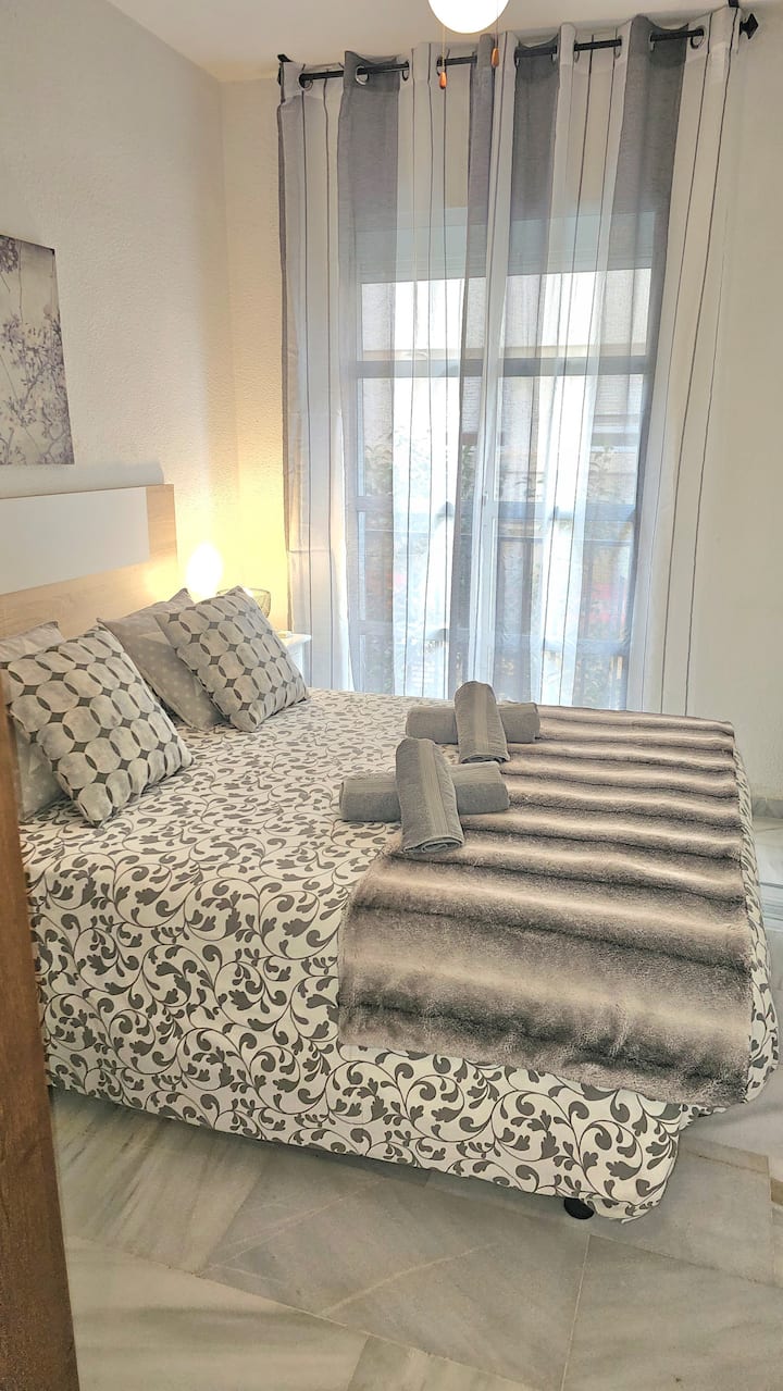 Ideal Holiday Apartment City Center - Málaga