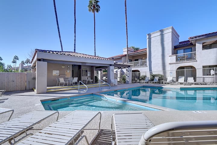 Modern Winter Getaway Pool Hot Tub Tennis Bbq Hike - Scottsdale, AZ