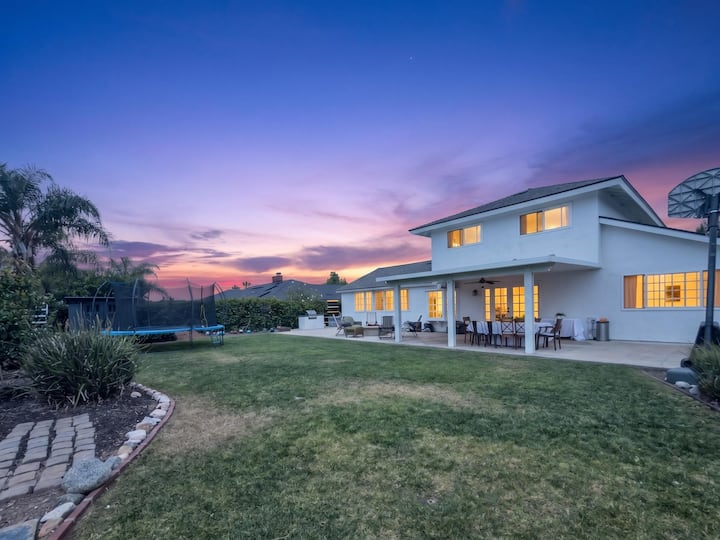 Luxury Family Retreat Near Disney W/ Huge Backyard - Placentia