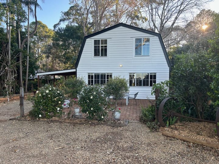 The Barn - Tamborine Mountain . Cliff Face Lodge - Tamborine Mountain