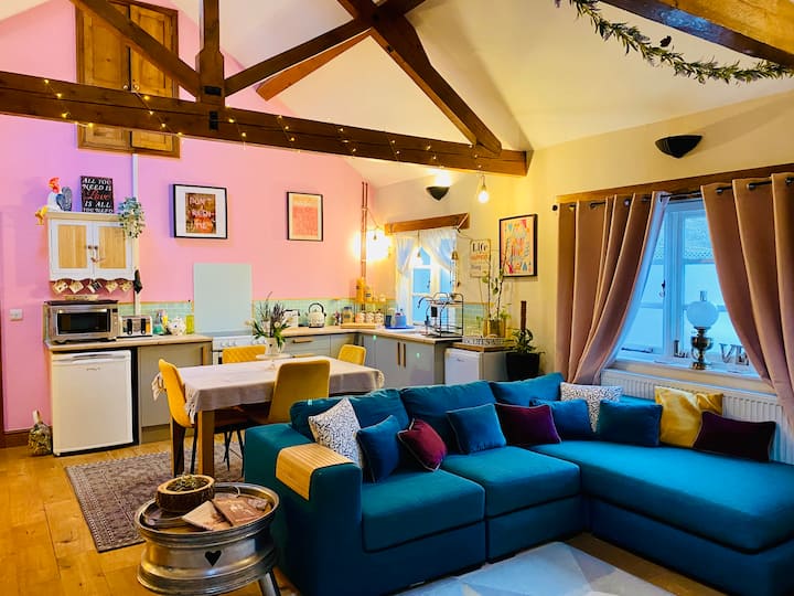 The Clock House Hideaway 
Cousley Wood 
Wadhurst - Kent