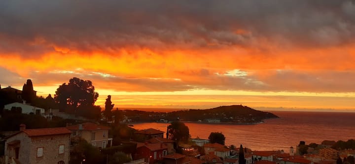 French Riviera/villefranche S/mer Vue Cap Ferrat - Villefranche-sur-Mer