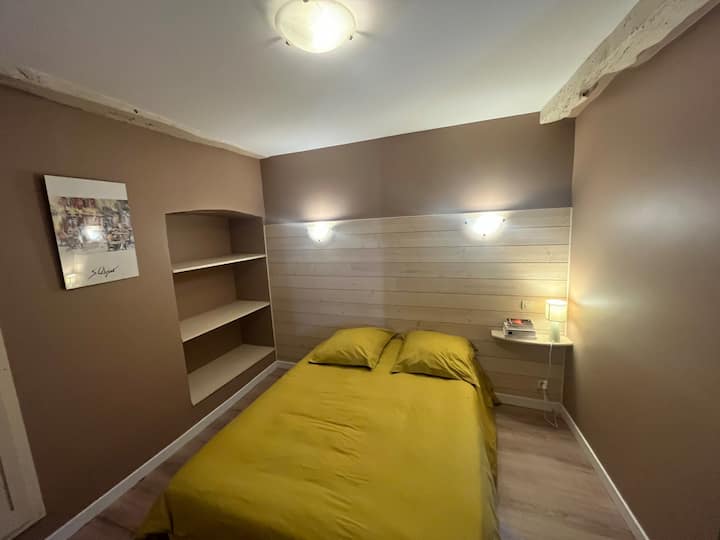 Apartment In  Mostuejouls - Le Rozier