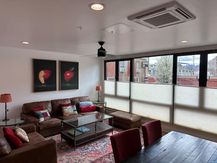 Durango Main Avenue Apartment - Durango, CO