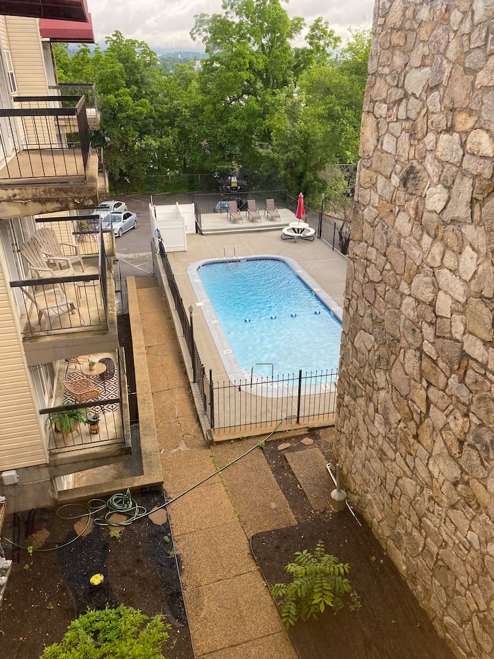 Cozy Comfortable Condo Close To Campus/downtown. - Neyland Stadium Knoxville