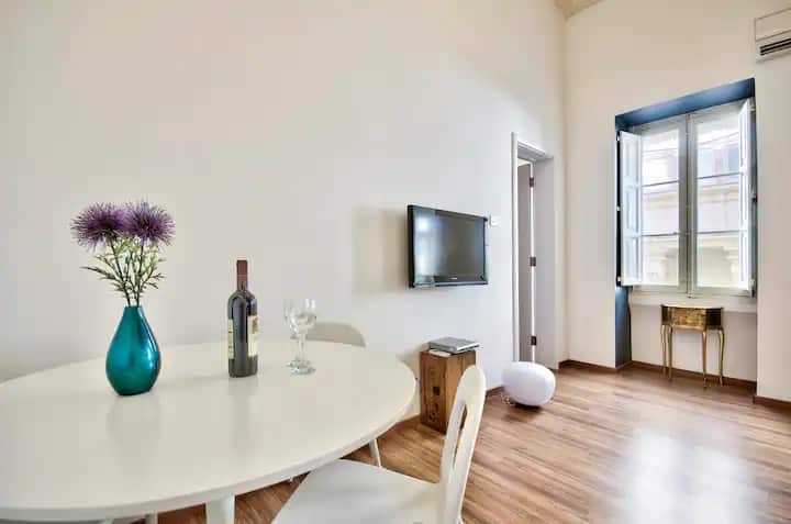 Historic Gem In Prime Location - バレッタ