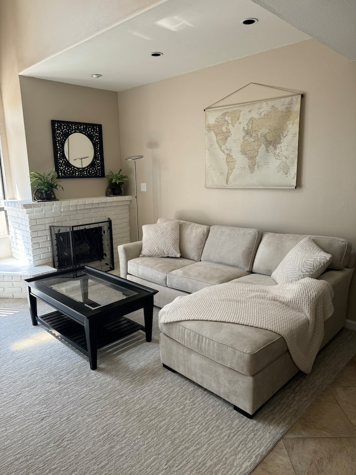 Clean & Spacious, Close To Beach, Private Space - Huntington Beach, CA