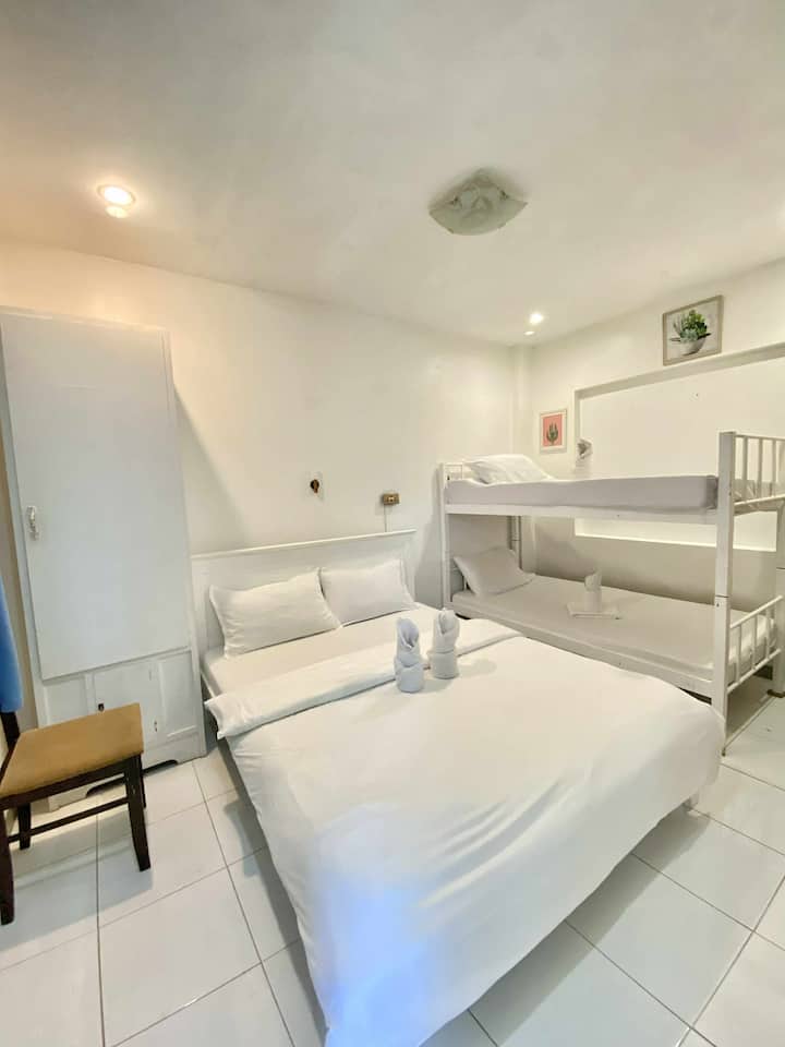 Luna Oslob Travellers Inn Building 1 - 08 - Oslob