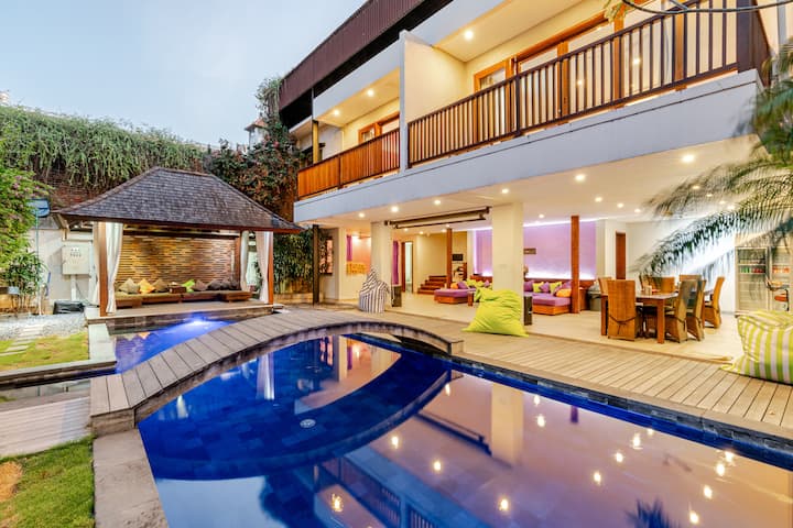 Villa De Fiesta  Colores Verdaderos De Hasta 26 Plazas, 6 Habitaciones - Bali