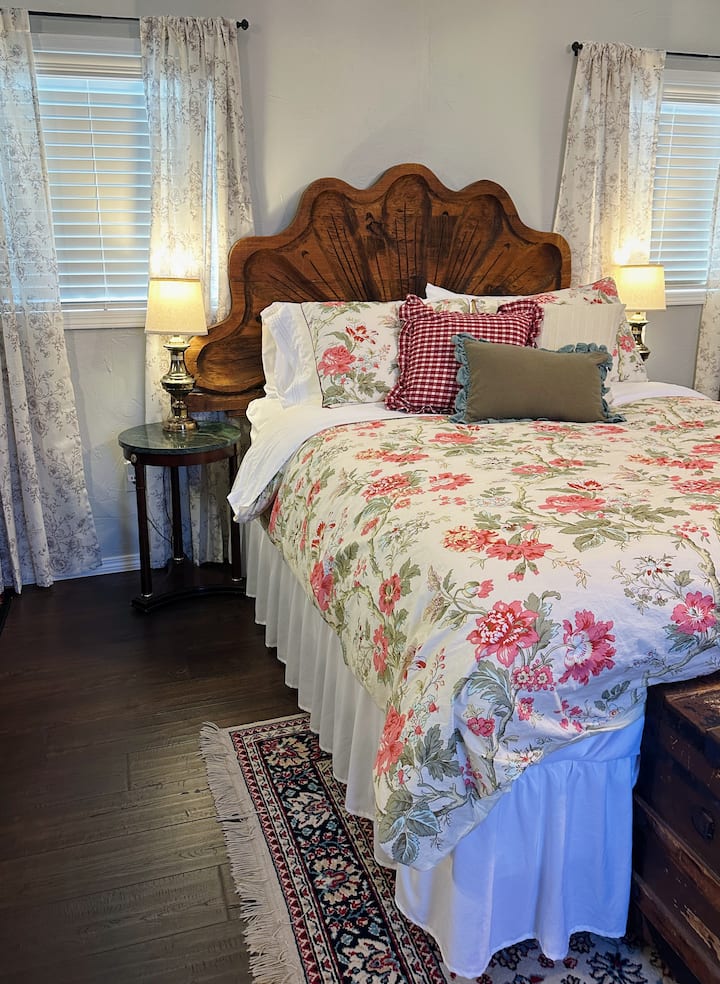 Elwood Cottage - Edmond, OK