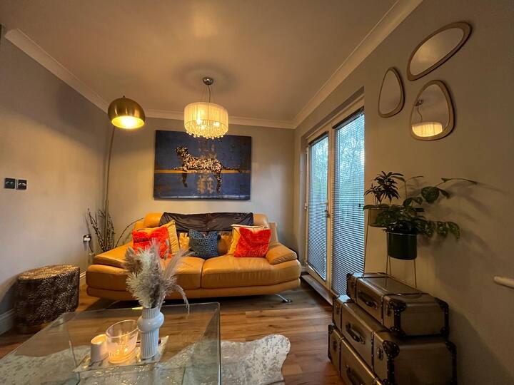 Beautiful Town House Close To Cardiff City Centre - Pontypridd