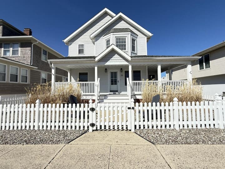 Beach Blk, Walk To All, Family-friendly Shore Rental, Beach Passes ,Wifi - Manasquan, NJ