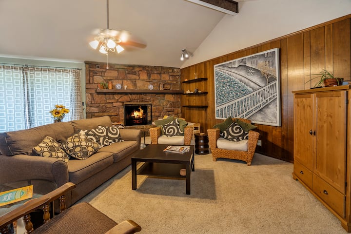 Entire House In Quiet South Tulsa - Tulsa, OK