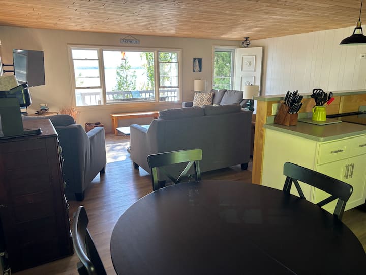 Sunkissed Cottage - Presque Isle, MI