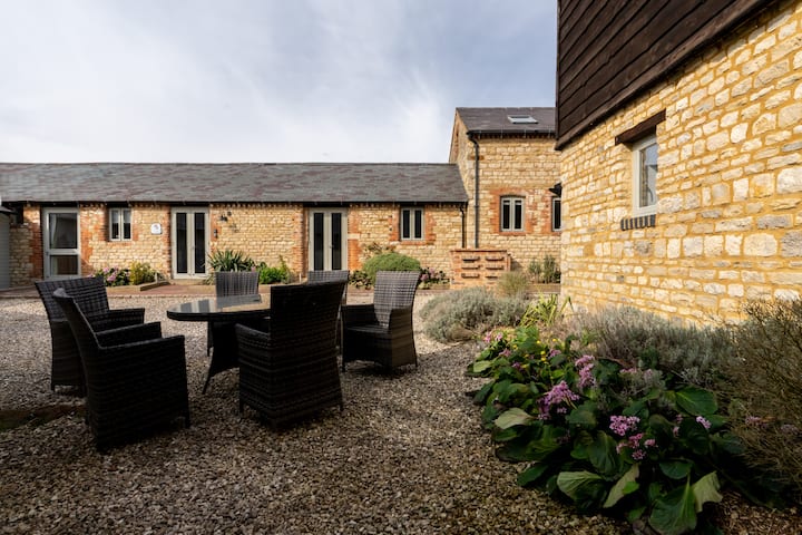 Hares Scrape - Towcester