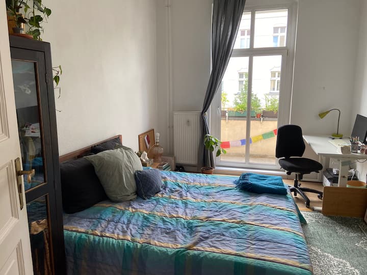 Room In Amazing Flat With 2 Cats In Neukölln - Berlijn