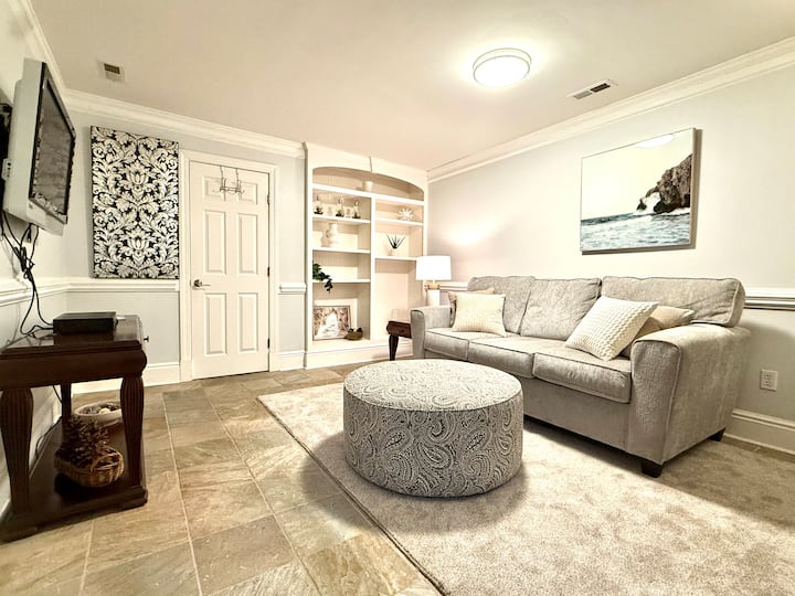 Private Downtown New Bern Retreat L Ground Level - New Bern, NC