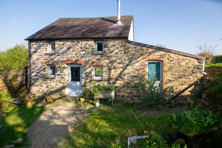 Cwtch Kate, Cottage With Log Fire. - Pembrokeshire