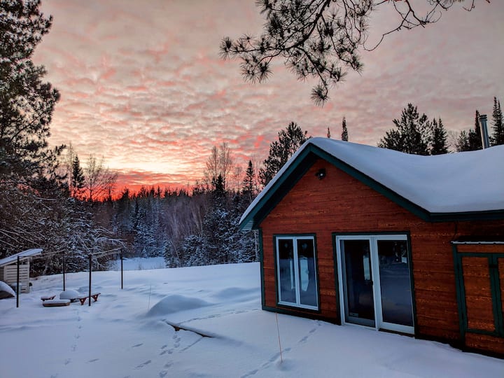 Chickadee Hideaway: Cozy Cabin In The Northwoods - McCarthy Beach State Park, Side Lake