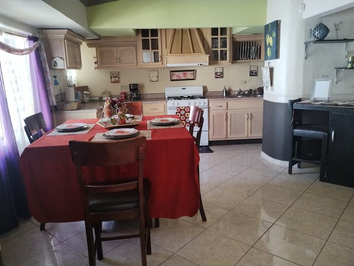 Tasteful,  Cozy Homeplace With 2 Big Bedrooms. - Mexicali