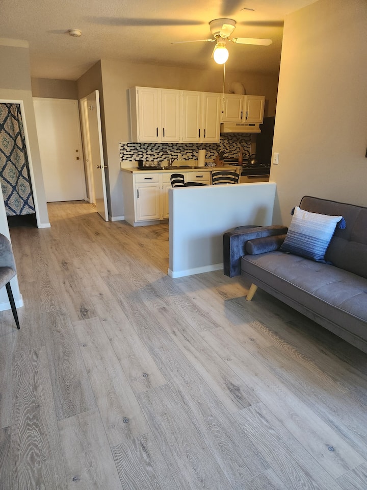 1 Bedroom Private Guest House - Palm Springs, CA