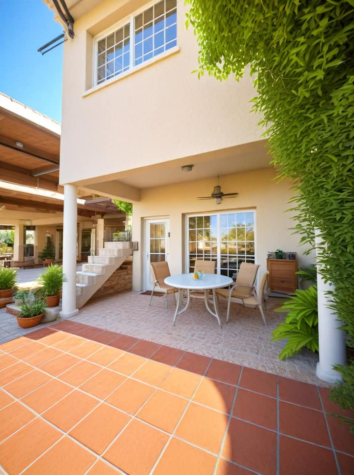 3-bedroom Maisonette With Fireplace & Piano - Paphos