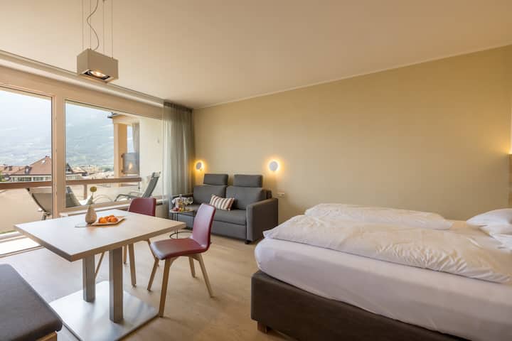 Deluxe Studio Pink Lady - 35m² + 10 M² Balcony - Lana