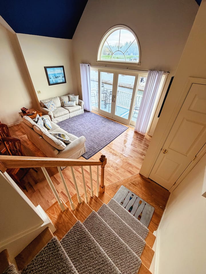 Gorgeous Townhouse & Boathouse In Cozy Carnegie Bay - Alexandria Bay, NY