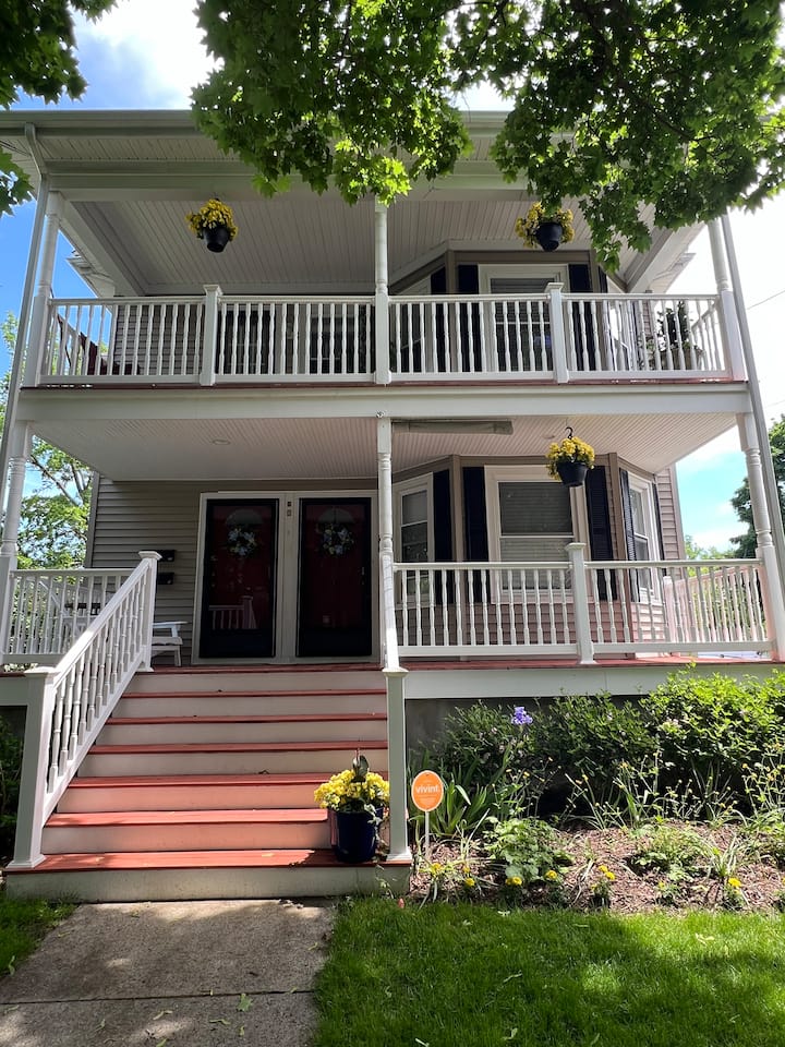 Quiet Melrose Home - 莫爾登