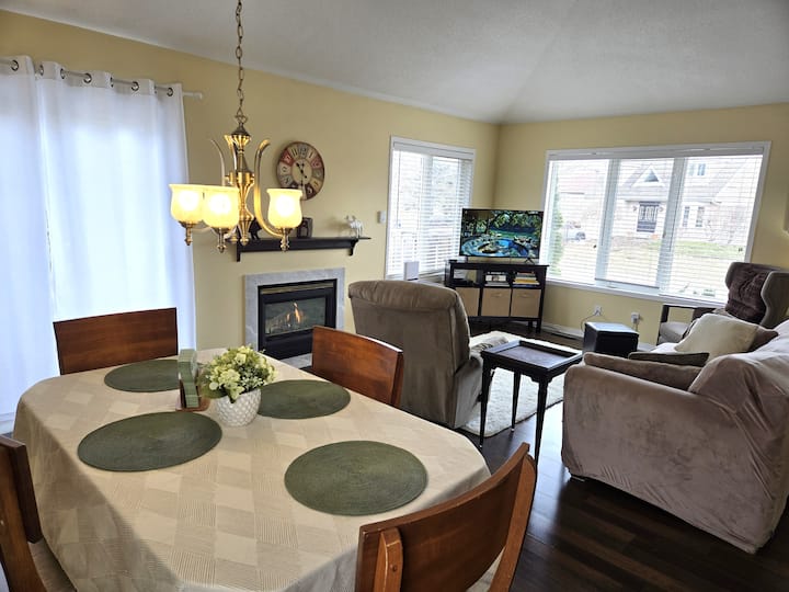 Detached House. Lake 300', Golf 1km. 2+2bed/3bthm - Collingwood
