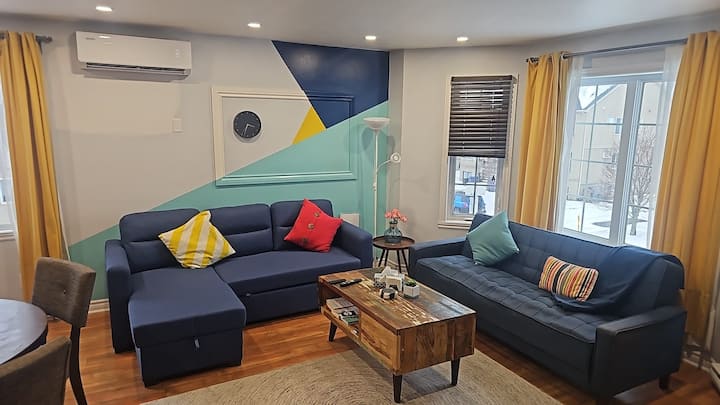 Laval Zeena's Condo 30 Min To Dt Montreal - Laval, Canada