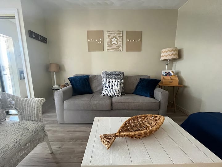 Top Location Deerfield Bch , Walk To The Sand  328 - Deerfield Beach, FL