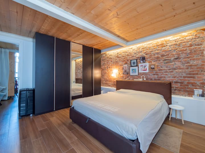 Unique & Creative Loft With Garden 15 Min To Duomo - Italy