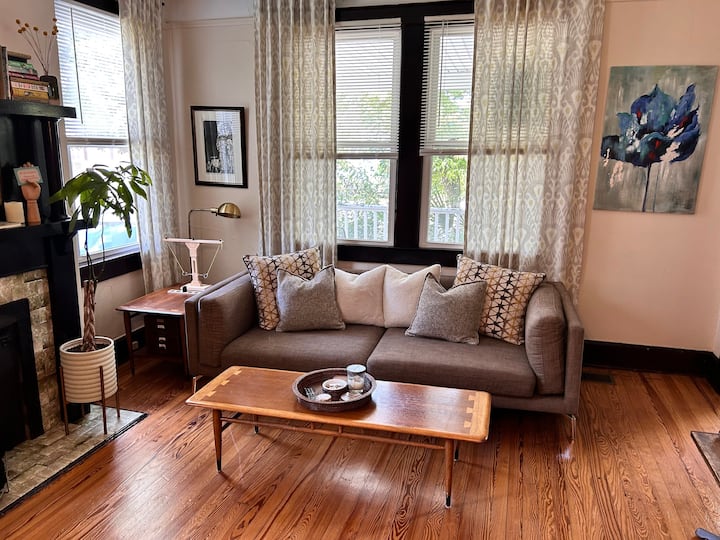 Stylish Mid-century Getaway In Trendy Neighborhood - Charleston, SC