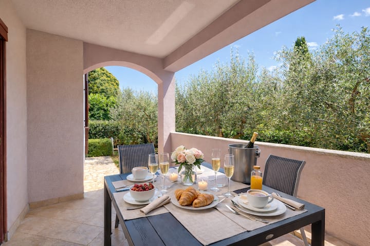 Cozy Ap. (Nr.1) For 2-4 With Garden Near Beach - Fažana