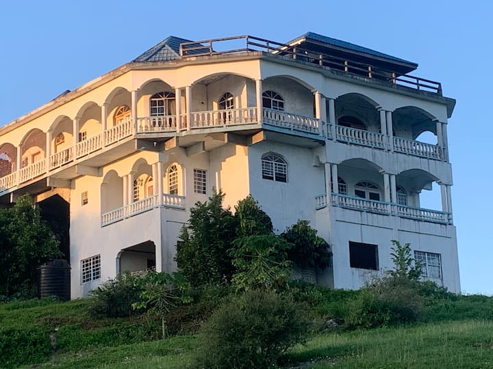 Short/long Term, 2 Rooms, Kitchen, 420 Friendly - Jamaica