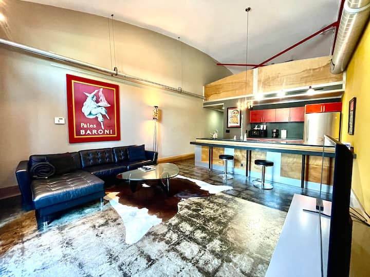 Hangar Lofts +006 ~ Couples Getaway! - Columbia, SC