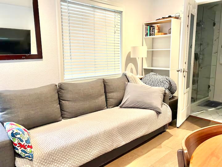 San Jose Rose Garden Neighborhood - Studio Apt - Santa Clara