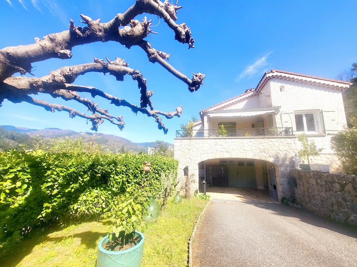 Logement Avec Terrasse, Jardin à Vals Les Bains - Antraigues-sur-Volane