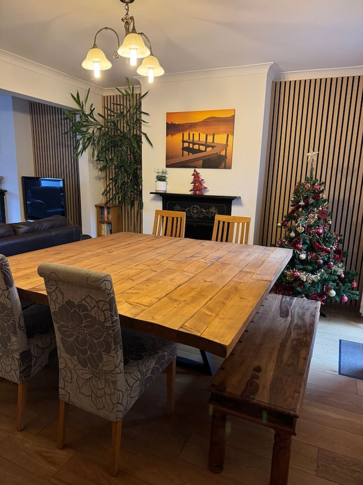 Coastal Group Stay - Sleeps 13+ - Garden & Parking - 샌드뱅크스