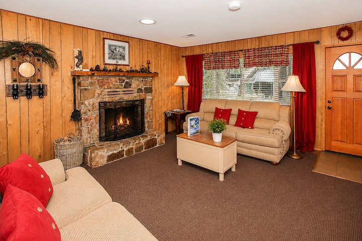 3 Little Bears Cabin - Close To Slopes, Fireplace, Deck, Barbecue - Big Bear Lake, CA