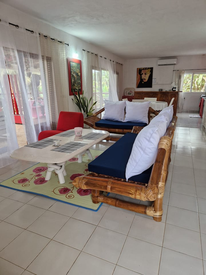Appartement 100 M² à L'étage à San Pedro
Villa Leo - Côte d'Ivoire