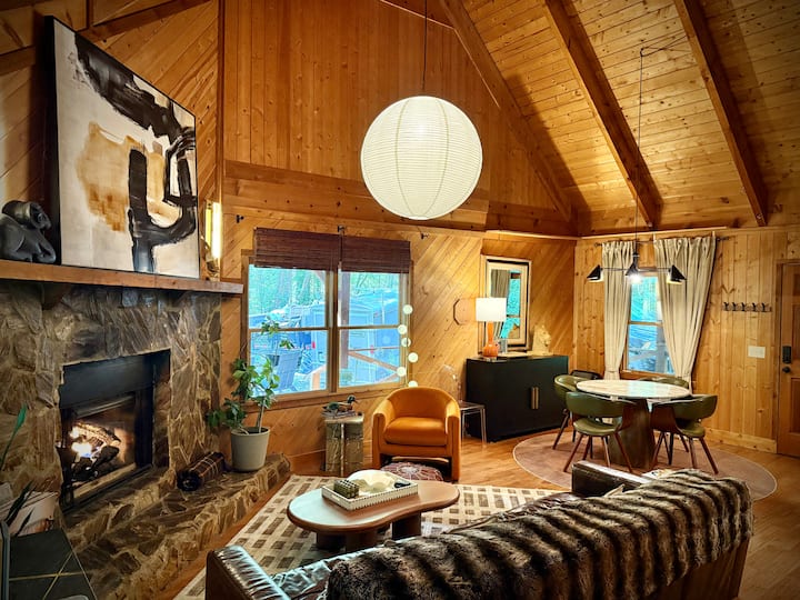 Renovated Quintessential Cabin On A Creek - Lake Rabun, GA