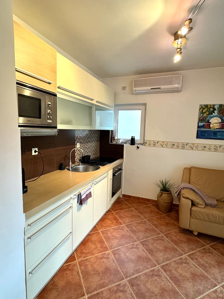 Gemütliche 2 Zimmer Wg In Budva - Budva