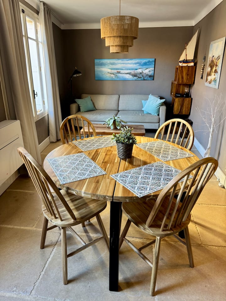 Charming Apartment In Faubourg Area - Collioure