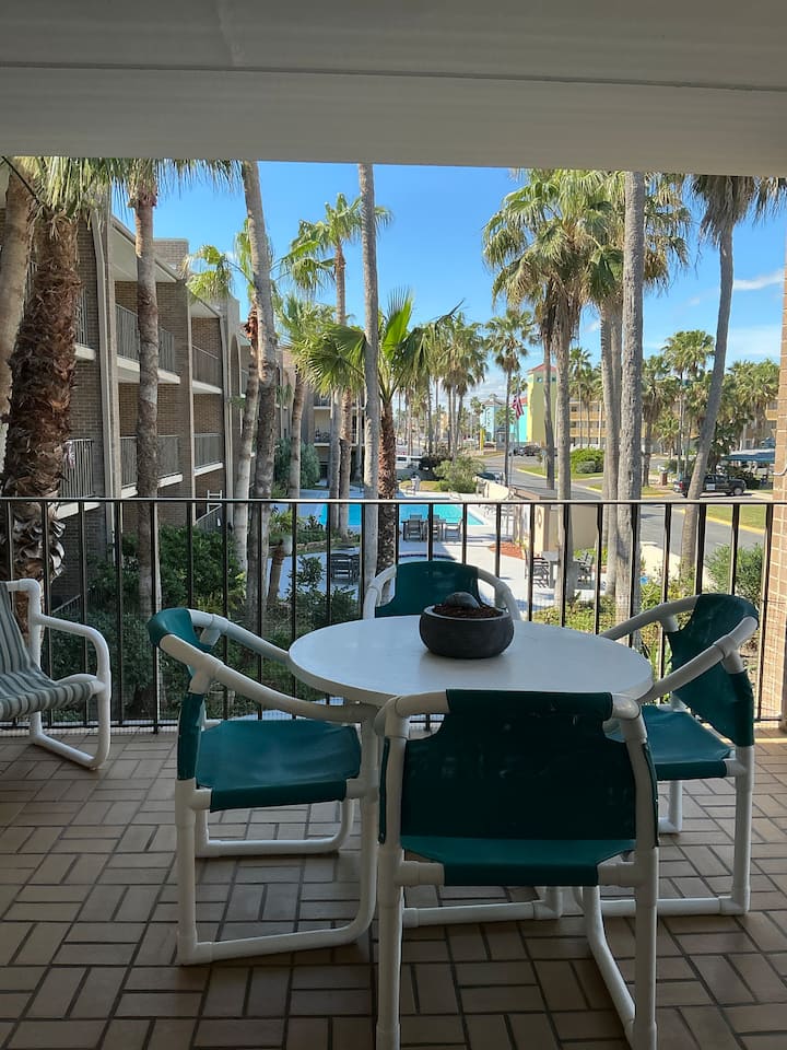 2/2, Beautiful,2 Minutes Walk To The Beach,wi-fi! - South Padre Island, TX